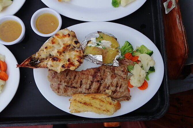 Enjoy The Spanish Galeon with a Romantic Night Dinner in Cancun - An Authentic Look at the Romantic Dinner Cruise
