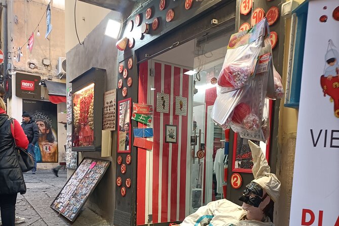 Enjoying Naples by car and by walking with stop at Cameo factory! - Who Should Consider This Tour?