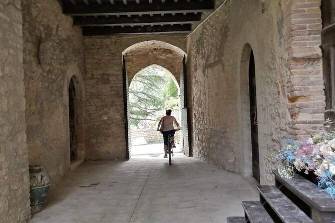 Enobike tour to Lake Corbara and Titignano Castle - A Scenic Ride Through Italy’s Green Heart: Enobike Tour to Lake Corbara and Titignano Castle
