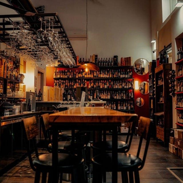 ENOTECA VENARIA: degustazione vini e cibo locale - Key Points
