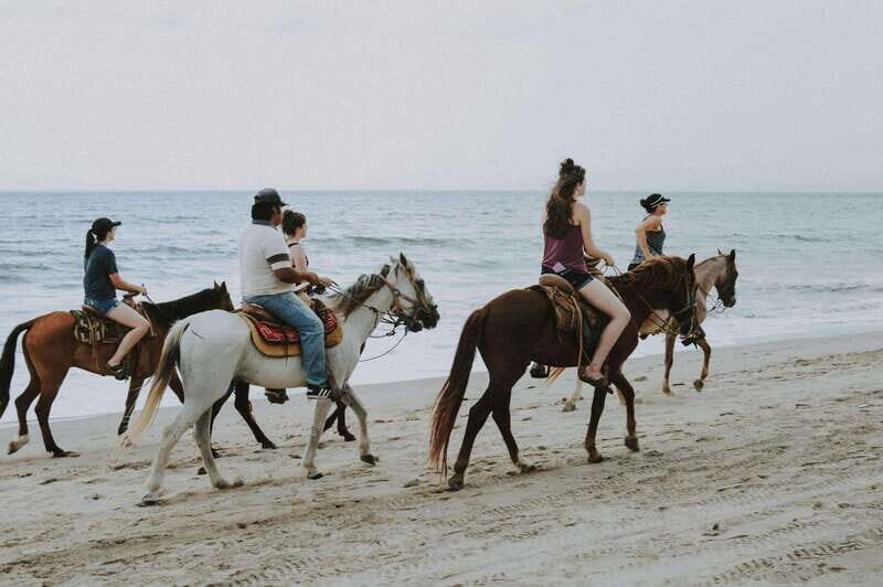 Ensenada: Horseback riding in the beach - Transportation and Group Size