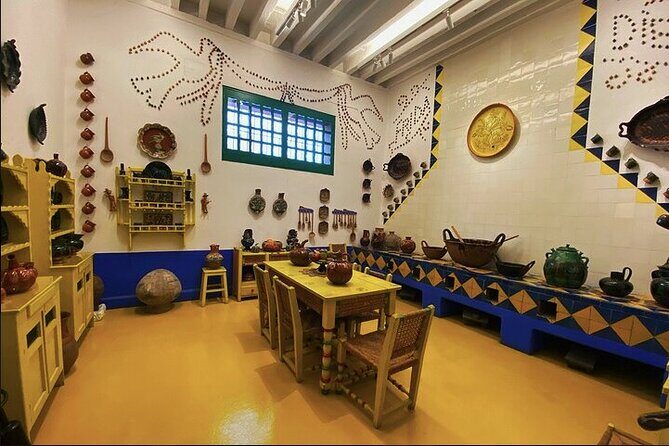 Entrance to Frida Kahlo Museum with Written Guide - The Digital Guide: Context and Stories