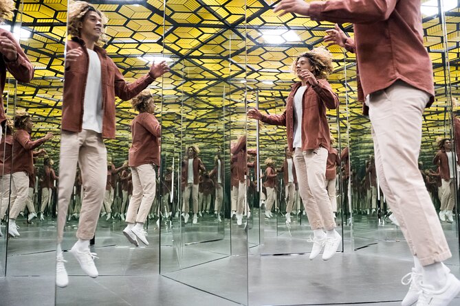 Entrance to the Museum of Illusions Madrid - Museum Highlights