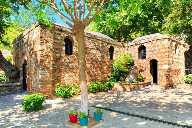 Ephesus Ancient City & House of Mary Guided Small Group Tour - Enjoying a Delicious Lunch in the Shadow of Ephesus