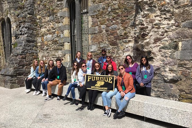 Epic Walking Tour - Discovering National Monuments and Architectural Treasures