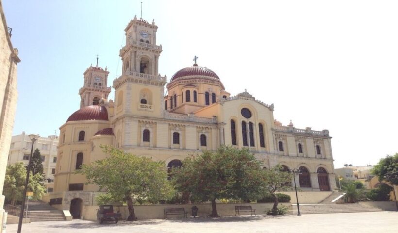 eraklion Walking Tour with Archaeological Museum - Breaking Down the Itinerary