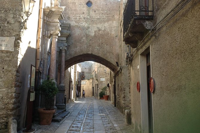 Erice Walking Tour - Local Dining and Shopping Recommendations