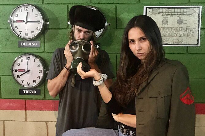 Escape Room in Guadalajara: Save the World in a Bunker - The Experience: What to Expect at Fox in a Box Guadalajara
