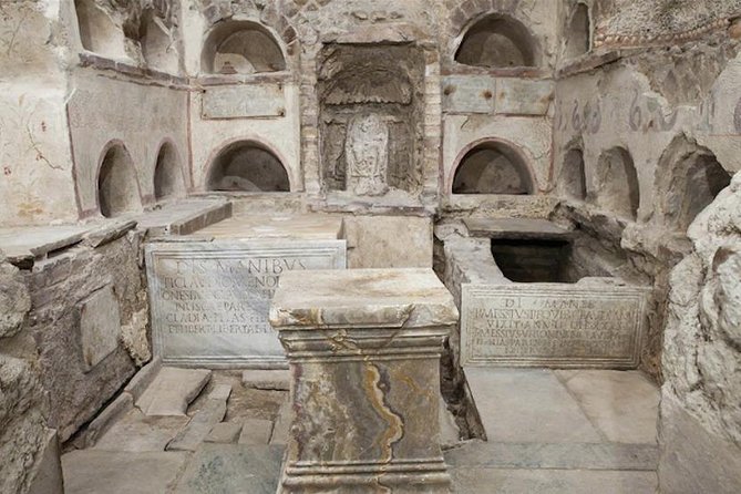Escavation Tour to the Tomb of St. Peters & St. Peters Basilica - Tour Experience and Expectations