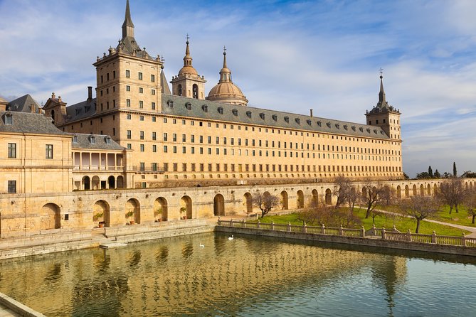 Escorial & Valley From Madrid With Optional Afternoon Tour to Toledo or Segovia - Optional Afternoon Tour