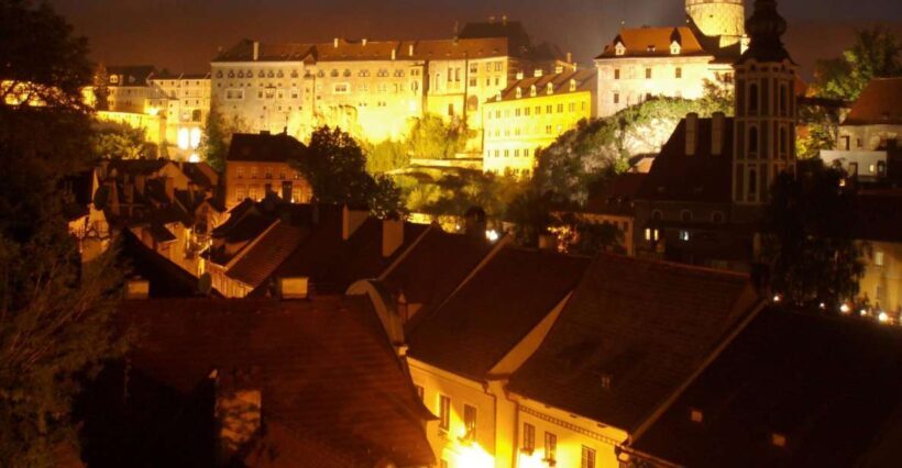 eský Krumlov: Night Walking Tour with a Professional Guide - Key Points