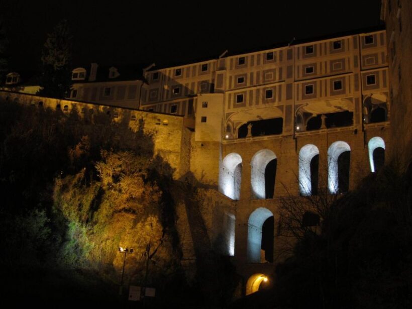 eský Krumlov: Night Walking Tour with a Professional Guide - What Makes This Night Tour Stand Out