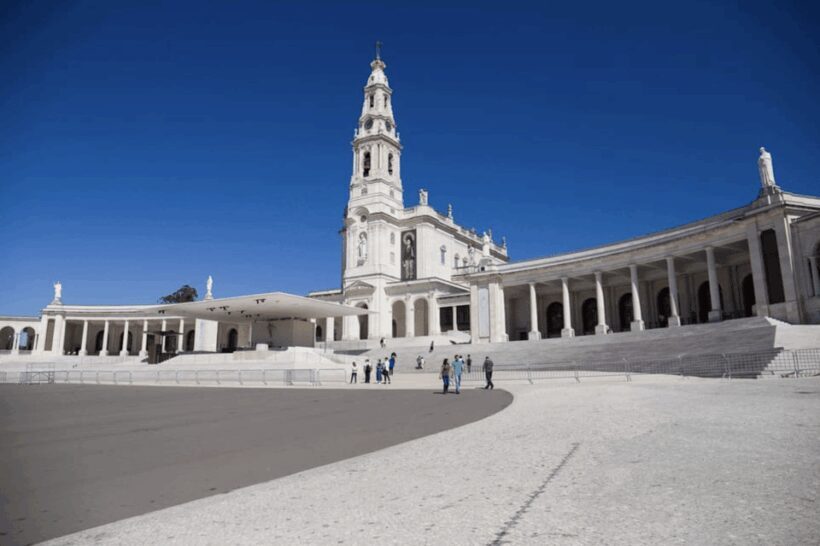 ESPECIAL-Tour to Fátima, Nazaré and Óbidos - VAN - Exploring Portugal’s Sacred and Scenic Treasures: A Review of the Fátima, Nazaré, and Óbidos Tour