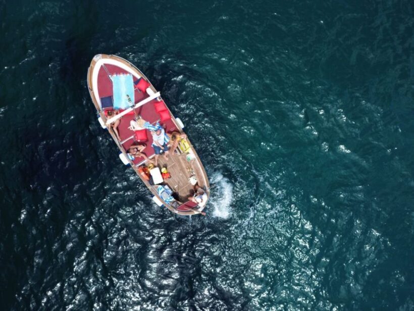 Esperienza Privata a Capri in Barca con Gozzo Classico 3H - Why Choose a Private Capri Boat Tour?