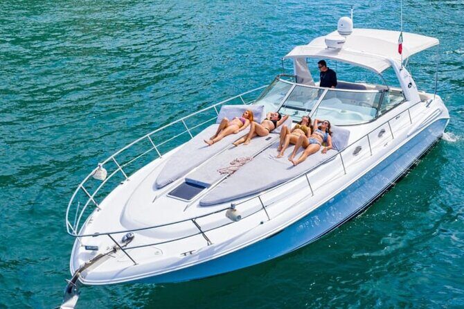 Espiritu Santo and Sealion Swimming aboard a luxury yacht - Snorkeling and Water Activities