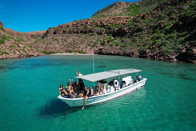 Espiritu Santo Island: Snorkel, Wildlife and Beach - Key Points