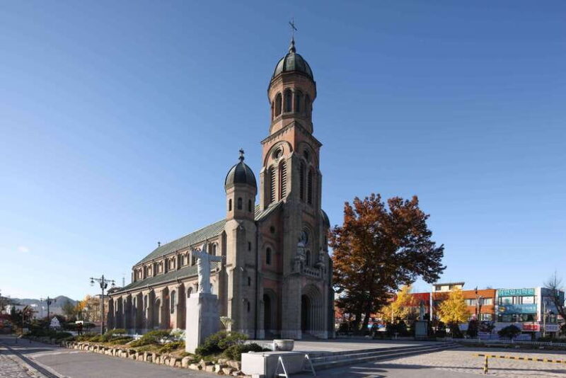 Essence of Jeonju Hanok Village + Maisan Mountain - Key Points