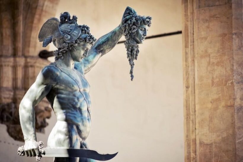 Essential Florence Walking Tour to discover its history - Key Points