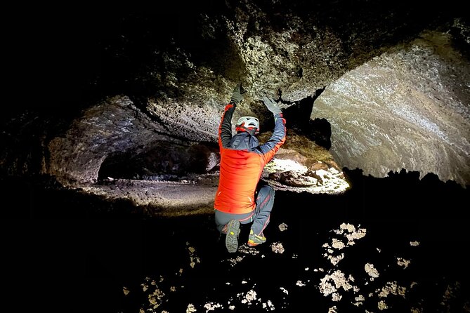 Etna private tour in 4x4 & Sicilian food farm experience - Key Points