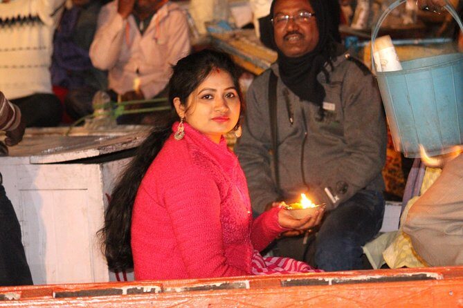 Evening Arti Ceremony - The light performance on the Bank of Ganges in Varanasi - Practical Details