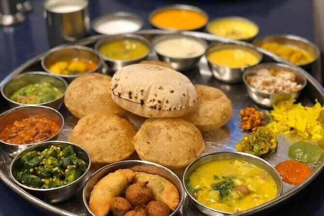 Evening City Tour in Mumbai with Dinner and Transportation - The Sum Up