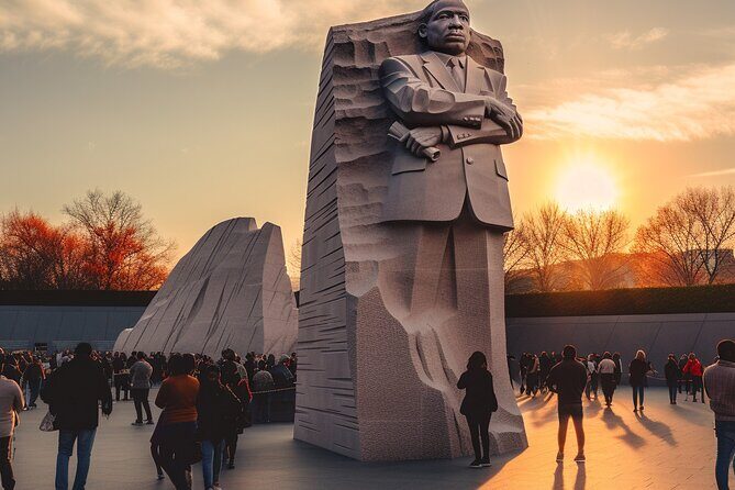 Evening Guided Tour of Washington DC's Most Inspiring Memorials - Key Points