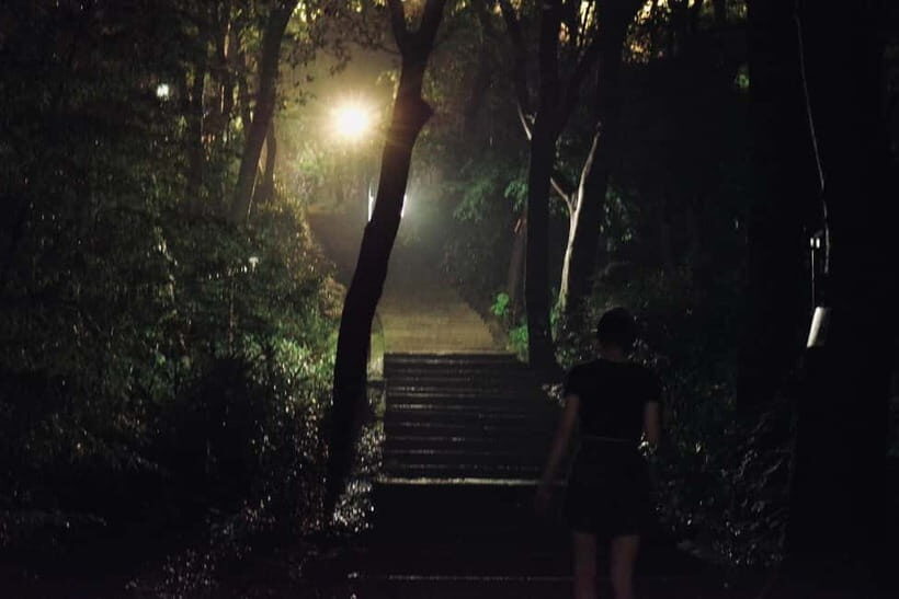 Evening Hike in Hangzhou with Open-Air Music Fun - Key Points