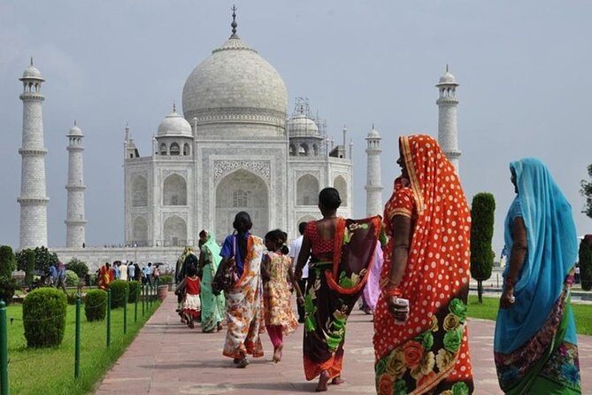 Evening Tour Agra's Mohabbat the Taj Show with Shopping & Dinner - Analyzing the Value