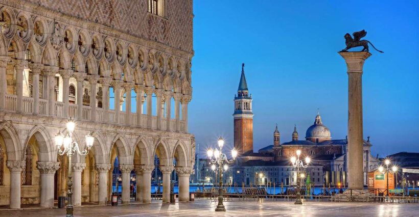 Evening Walking Tour with optional motorboat Ride - A Close Look at the Experience