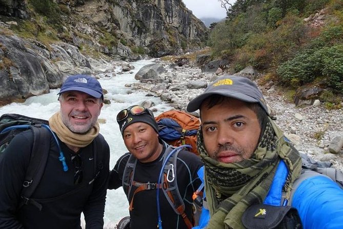 Everest Base Camp Trek With Local Expert Sherpa Guide - Authenticity and Comfort: Balancing Expectations