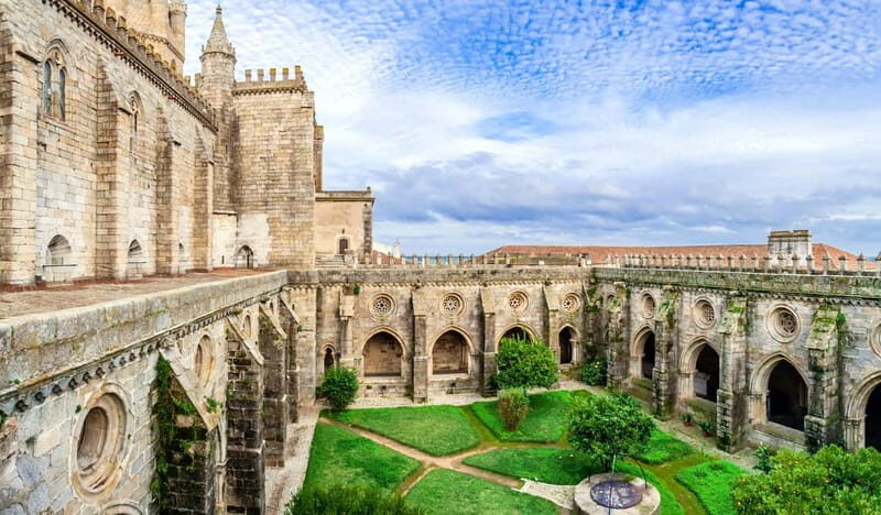 Évora Full Day Tour on a Luxury Mercedes - Key Points