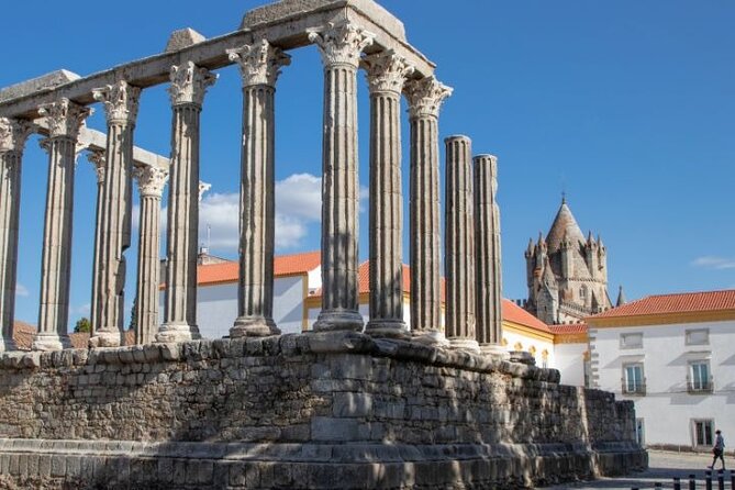 Évora Private Half-Day of Wonders with Tickets - FAQ