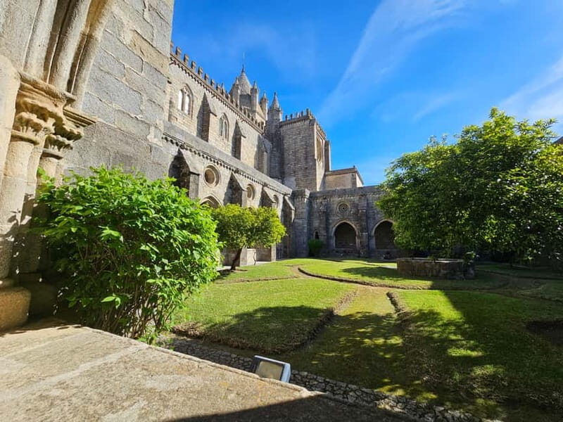 Évora (with Sé & Bones), Evoramonte & Arraiolos: From Lisbon - Who Will Love This Tour?