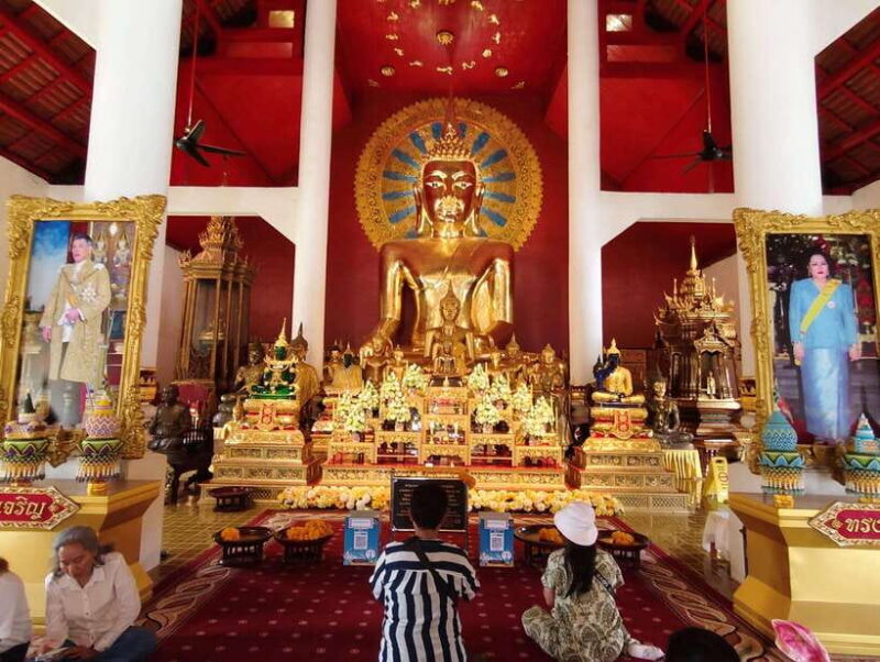 Ex-monk city & temples walking tour: (3.5 hours / 1.7 km.) - Who Should Consider This Tour?