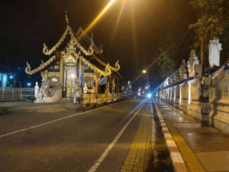 Ex-monk city & temples walking tour: (3.5 hours / 1.7 km.) - FAQs