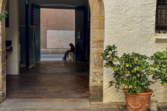 Excellent Private Photography Walking Tour & Workshop in Valencia - Booking and Cancellation Policy