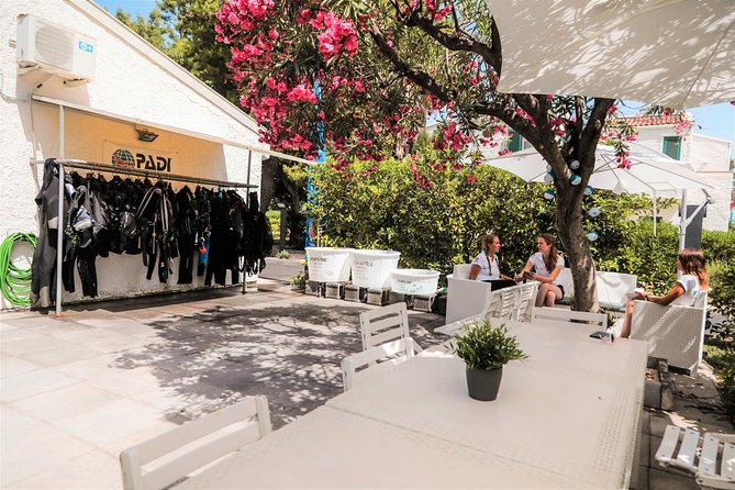 Exciting PADI Discover Scuba Diving Experience Isola Bella Marine Park Taormina - Included Equipment and Amenities