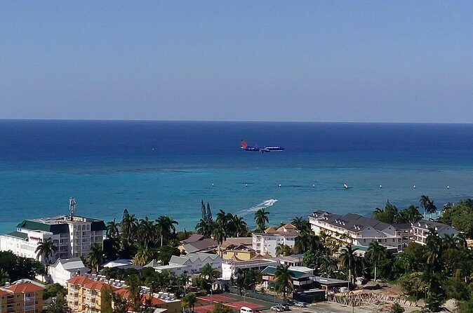 EXCLUSIVE AIRPORT / CRUISE PORT TRANSFER 1-4 Pax - The Cost and Its Value