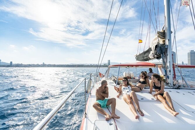 Exclusive Catamaran Cruise With Tapa & Drink Included - Onboard Amenities