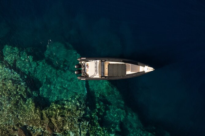 Exclusive Cruise Experience in Santorini - Amenities and Inclusions