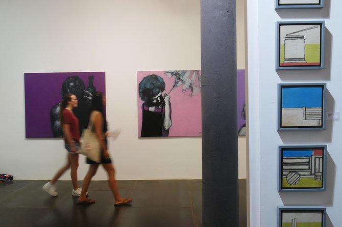 Exclusive Gallery Walk in Barcelona'S Art District - Connect With Local Artists and Gallery Owners