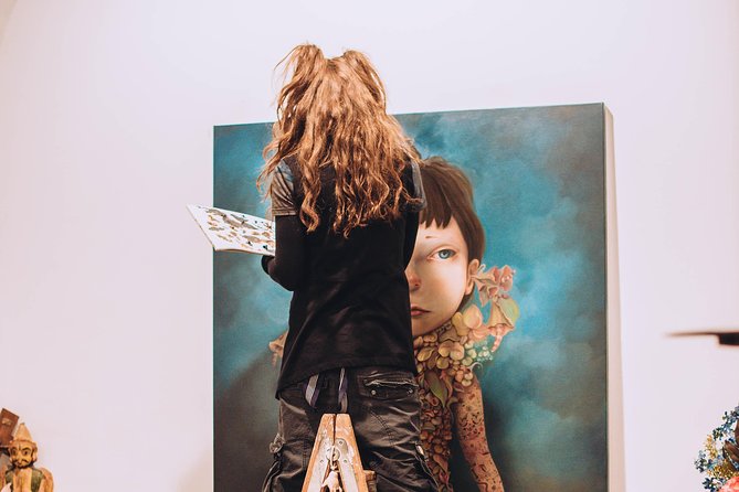 Exclusive Gallery Walk in Barcelona'S Art District - Enjoy a Glass of Wine at a Hidden Gem