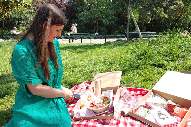 Exclusive Gourmet Picnic Experience at the Eiffel Tower - Dining Options at the Eiffel Tower Picnic