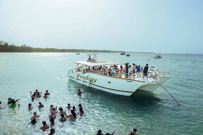 Exclusive Hip Hop Punta Cana Party Boat with Open Bar *Only Adult - Whats Included?