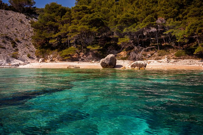 Exclusive Private Tour: Red Rocks & Pakleni Islands - Exploring the Pakleni Islands