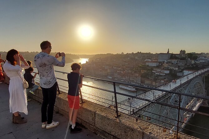 Exclusive Sightseeing Tour in Porto -VW Kombi Van - 2h - Unique Features of the VW Kombi Van