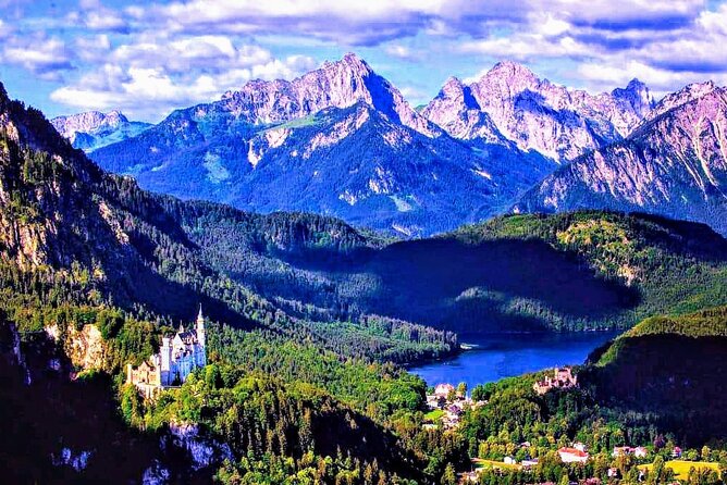 EXCLUSIVE Skip-The-Crowds Neuschwanstein and Linderhof Castle Tour From Munich INCL. TICKETS - Highlights of Neuschwanstein Castle