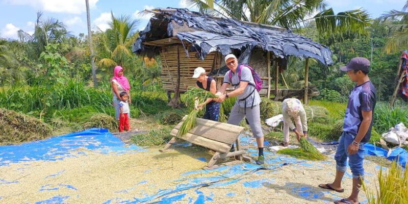 Exclusive Tetebatu: Waterfall, Rice Fields, Monkey & Weaving - Key Points
