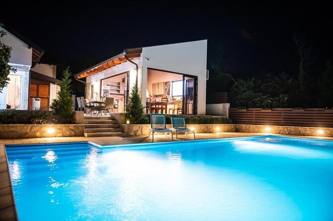 Exclusive V.I.P Party All-Included for Bachelor/Stag/Gentlemen - Introduction: A Luxurious Spin on Bachelor Party Adventures