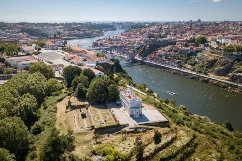 Exclusive visit to the Geophysical Institute of Porto - Who Will Appreciate This Tour?